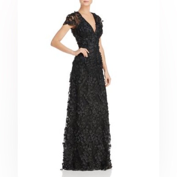 Carmen Marc Valvo | Dresses | Carmen Marc Valvo Elegant Black Lace Maxi ...